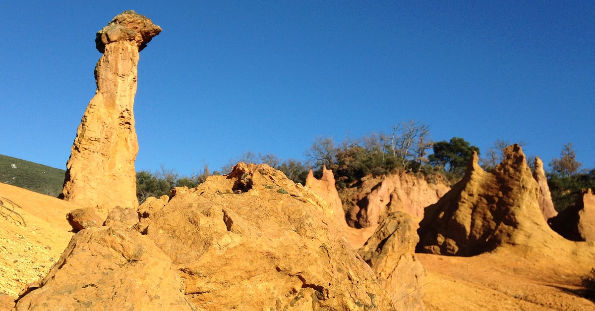 Les ocres du Colorado Provençal : Rustrel en couleur • blog voyage