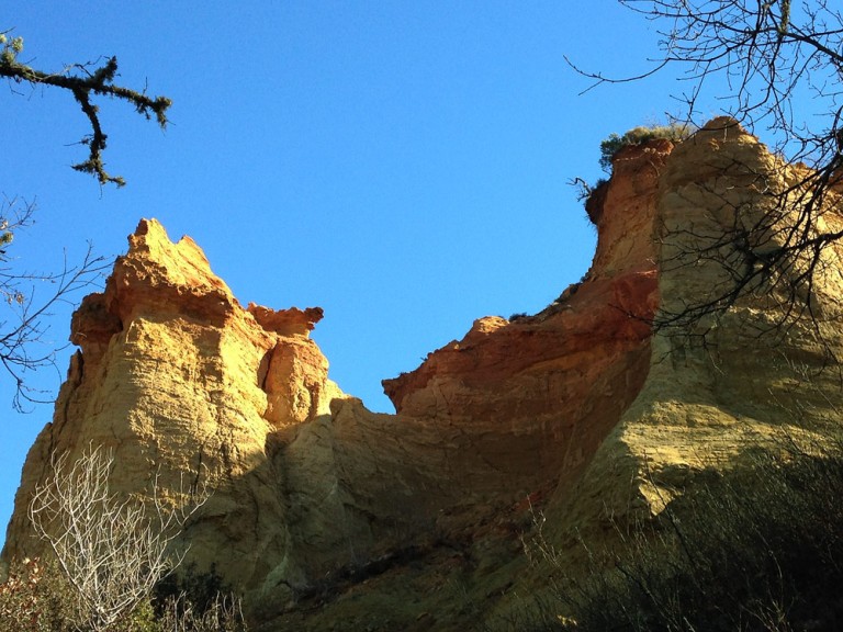 Les ocres du Colorado Provençal : Rustrel en couleur • blog voyage